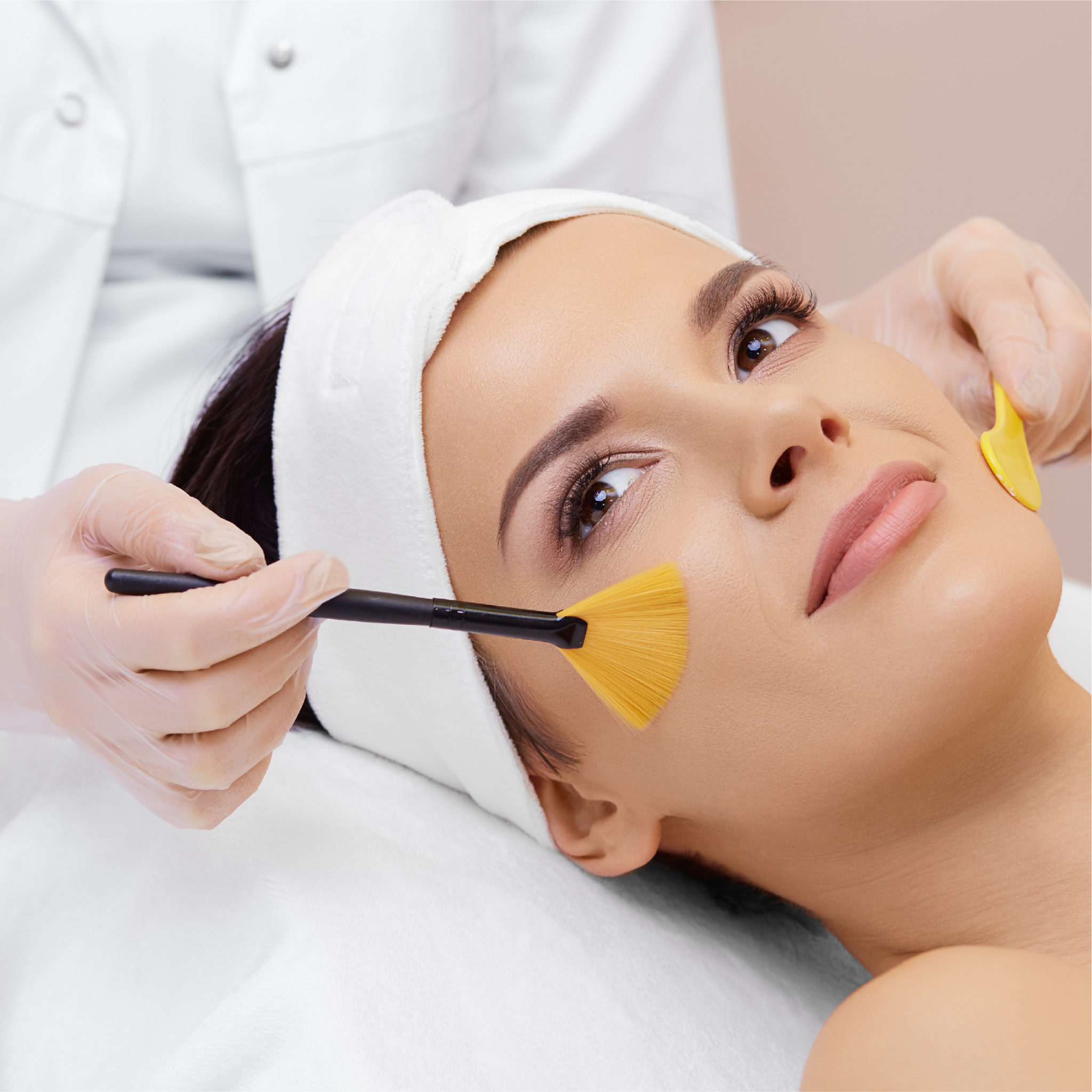 PEELING QUÍMICO: PARA QUE SERVE E COMO AGE NA PELE